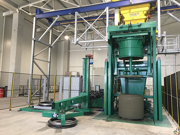 Machines for the production of concrete pipes, rounds, cones and rings